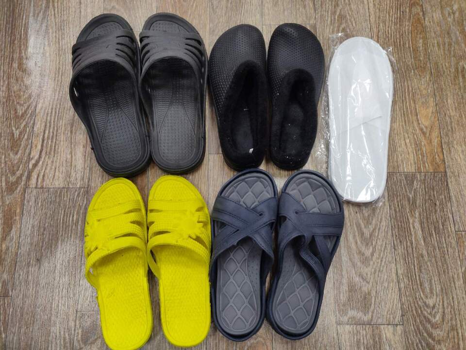 Шкарпетки -35 пар, нові, капці - 5 пар, нові - setam.net.ua