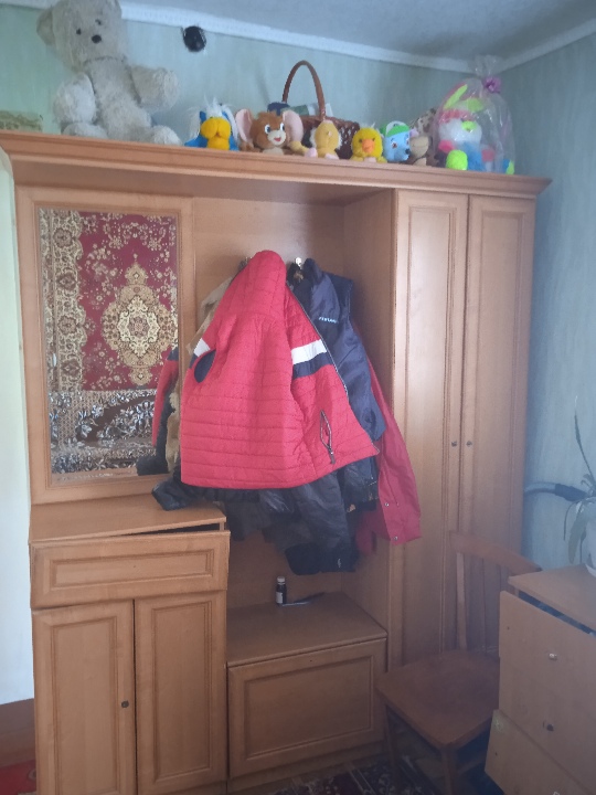 Гардероб вітальня прихожа розміри 90 см 184 см 30 5 см стан б в Ua