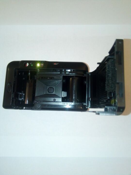 Плівковий фотоапарат з чохлом фірми Wizen, модель Excel-1 auto flash/DX ...